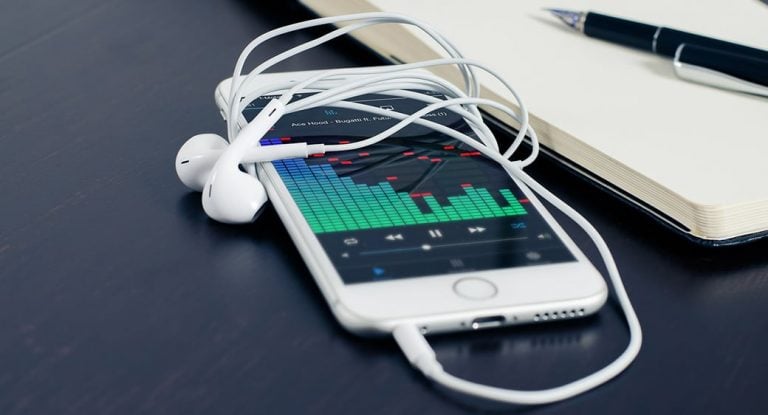 Perfect Mobile UI Design 2017: Basic Types and Trends