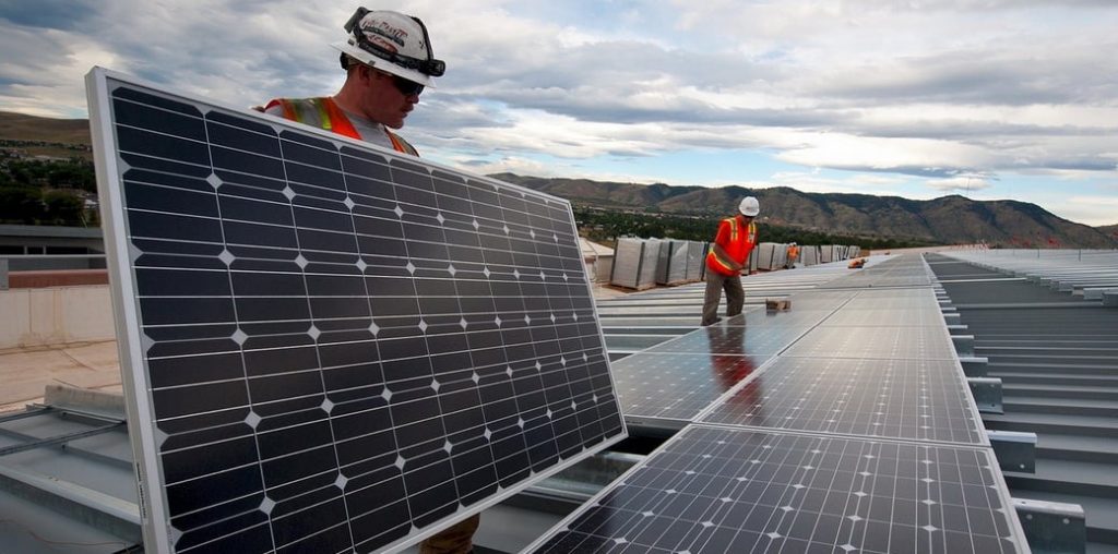 Solar Energy Website Designs - a Guide with Examples - MotoCMS Blog